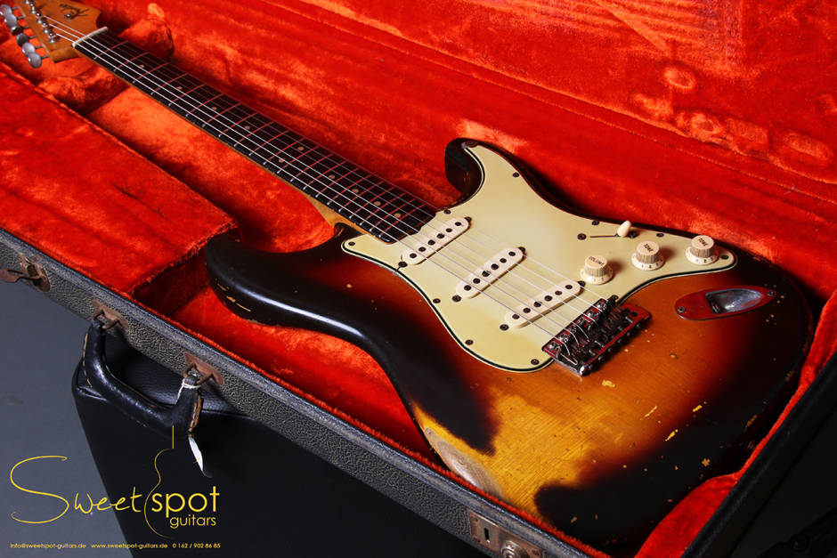 1964 Fender Stratocaster in 3TSB Pre-CBS Strat - Sweetspot Guitars